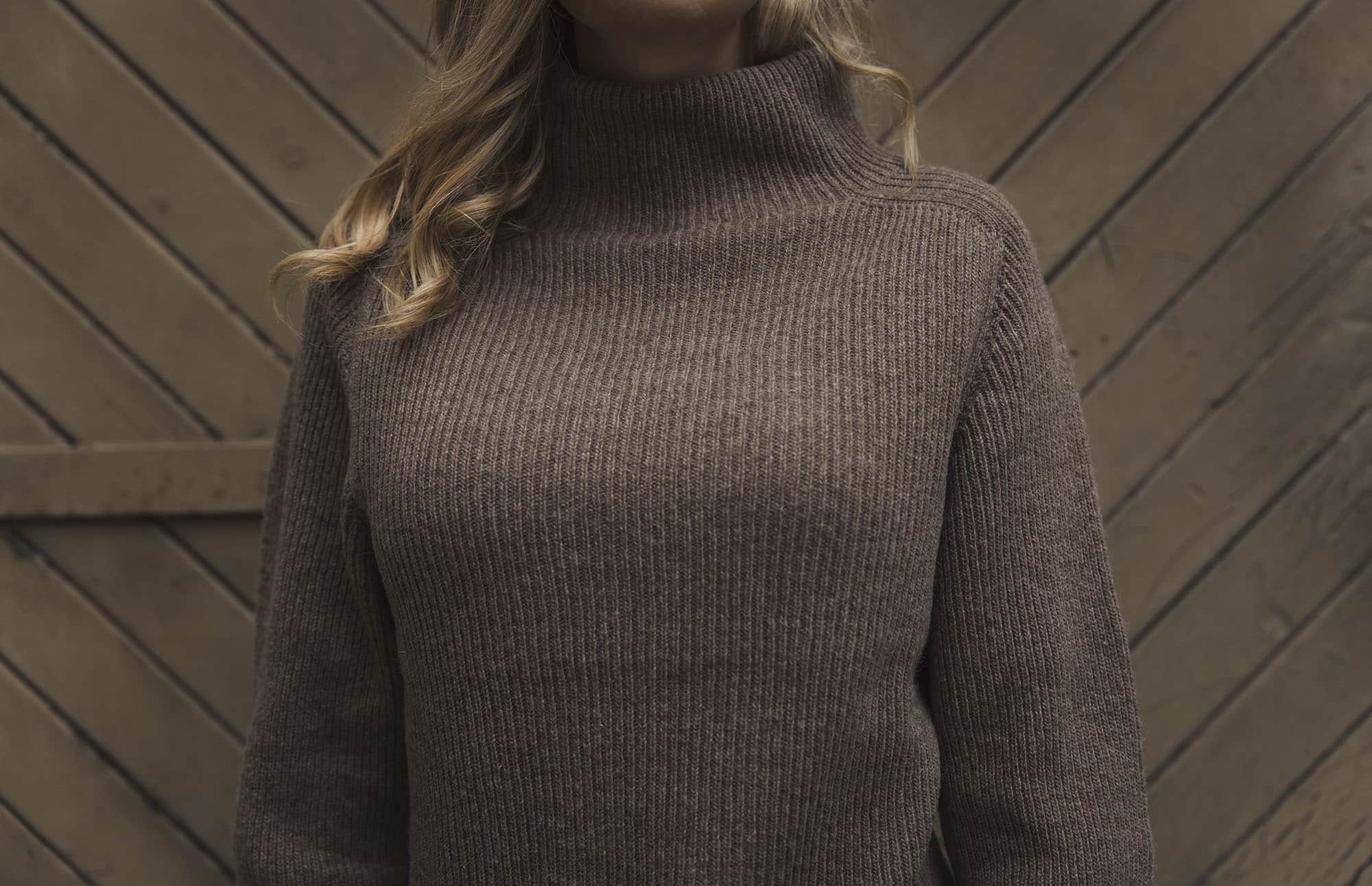 WARM Turtle Knit -neule, kaakao | PURA Finland